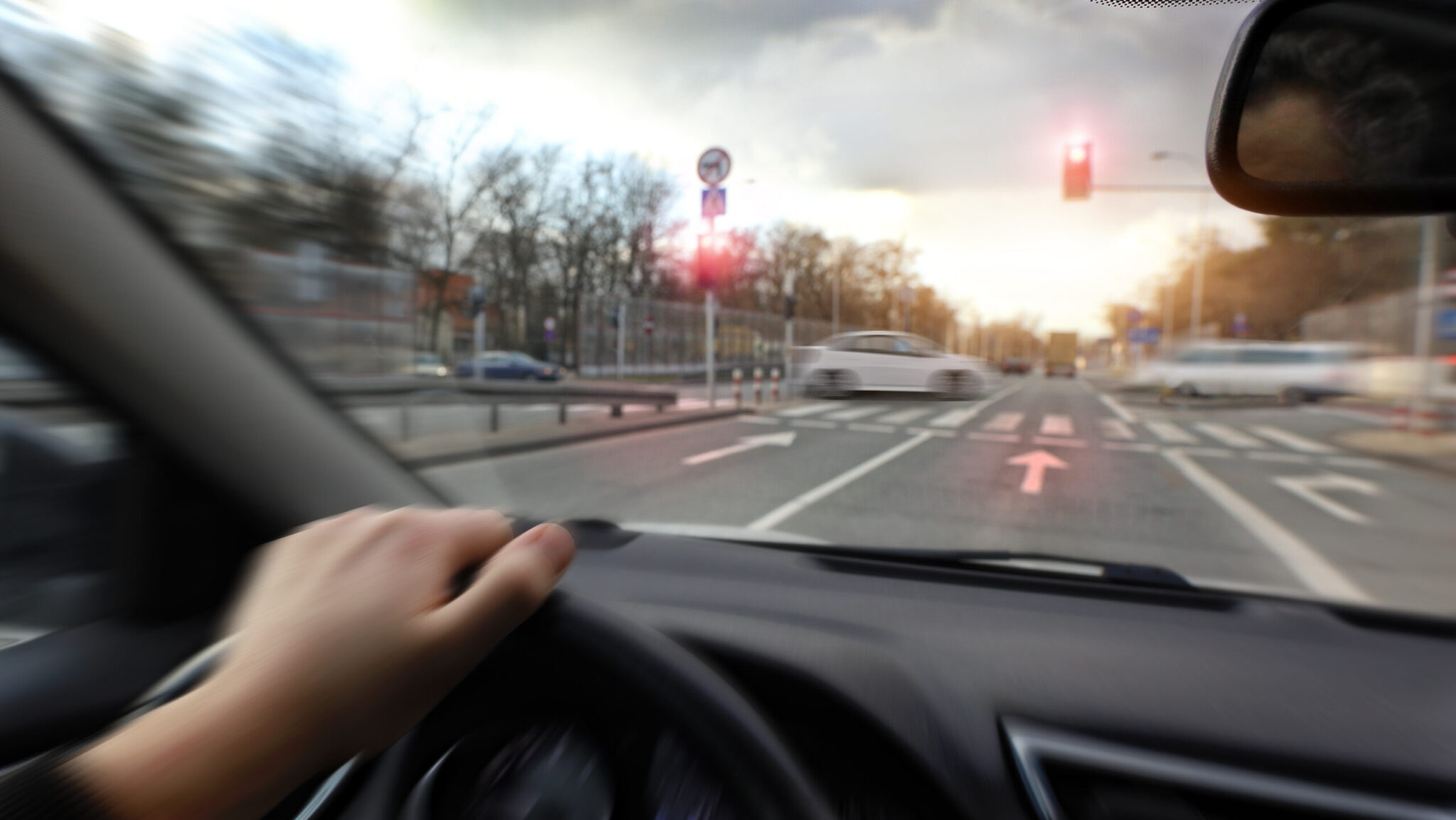 How Red-Light Cameras Help Reduce Fatal Collisions | Elovate